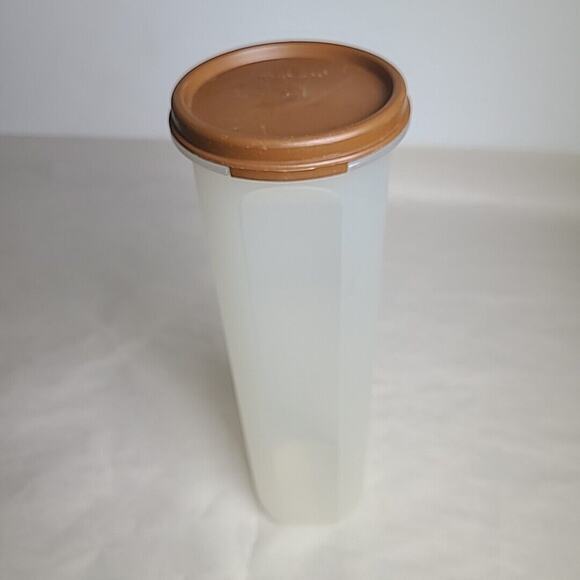 Tupperware | Kitchen | Vintage Tupperware Spaghetti Pasta Keeper 677 ...